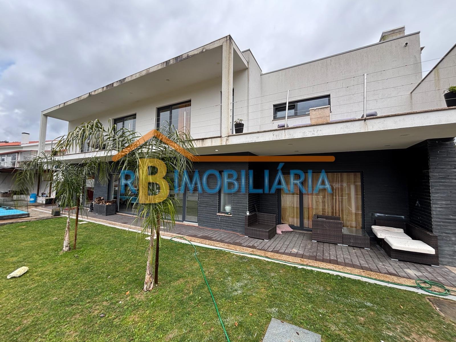 Moradia V3 com piscina em Urrô - RB Imobiliária - Compra, Venda e ...